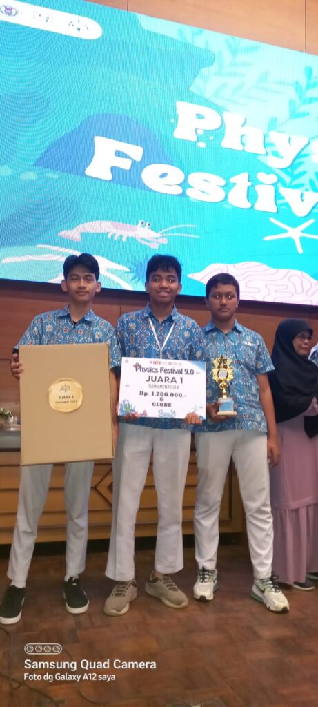 Siswa SMA Albayan Berhasil Menjadi Juara Bertahan Pada Turnamen Fisika ...